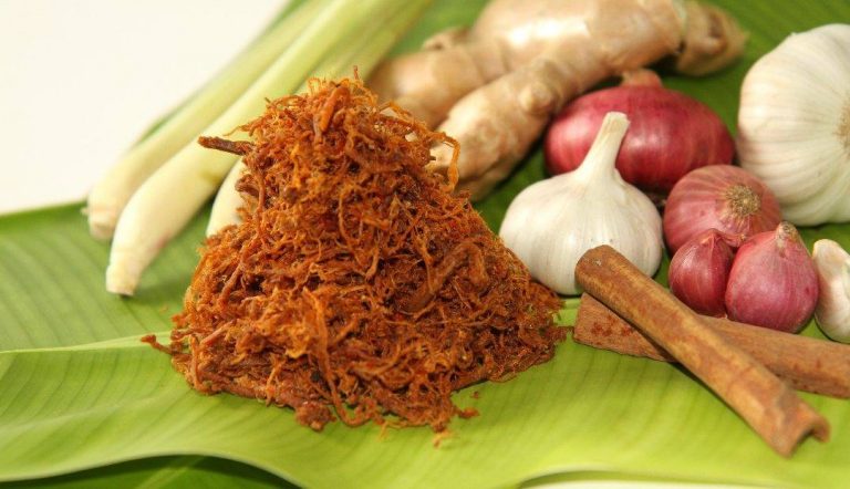 Cara Membuat Serundeng Daging dan Tips Serundeng Tahan Lama